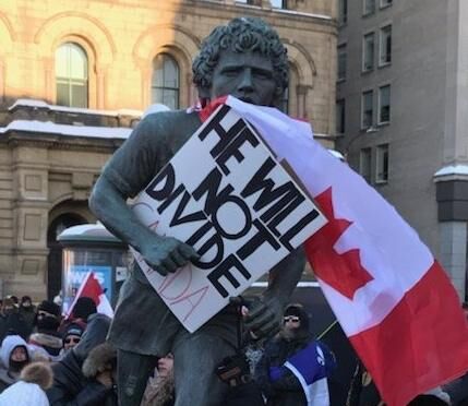 Terry Fox statue used in ‘stunt’ in Ottawa, sparking condemnation