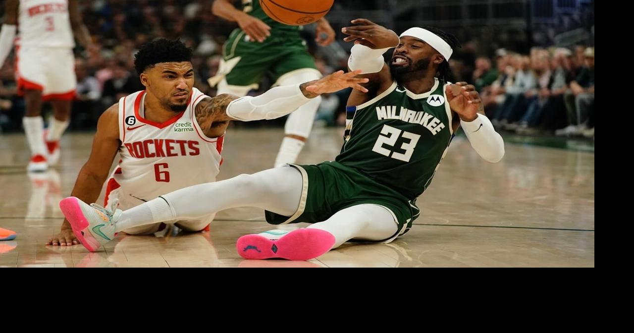 Antetokounmpo scores 44 points, Bucks rout Rockets 125-105