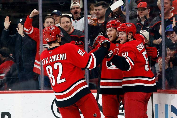 Ehlers' hat trick leads Hurricanes to 9-1 rout of Panthers