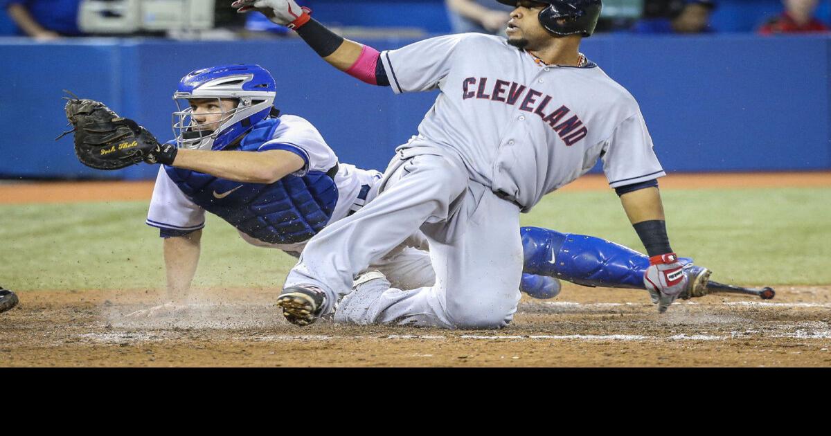 Blue Jay bats back Dickey in win over Indians