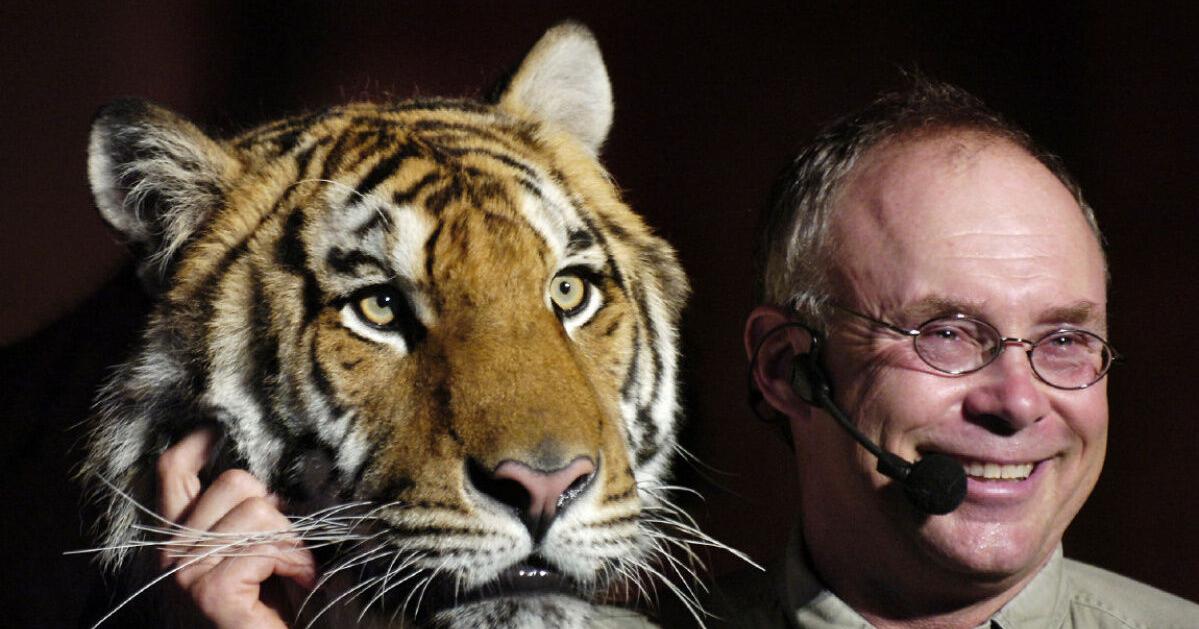 PETA accuses Bowmanville Zoo owner of abusing Siberian tiger