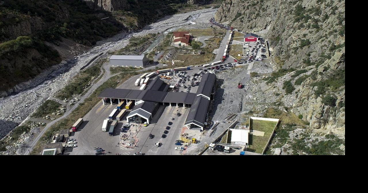 Russia opens more border draft offices amid call-up exodus