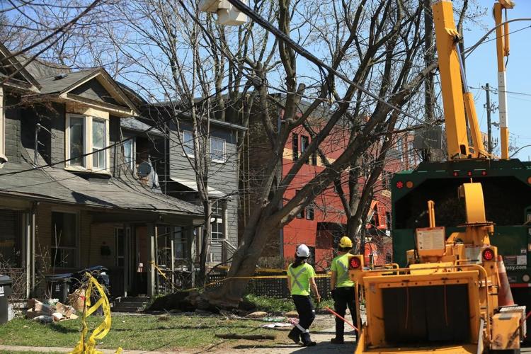 4,200 Toronto residents still without power two days after wind storm