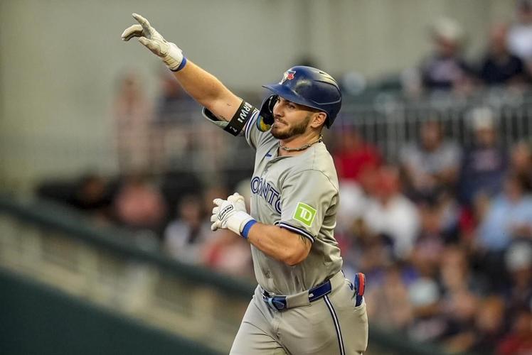 Horwitz, Berrios help Blue Jays win 9-5, knock Braves out of wild-card spot