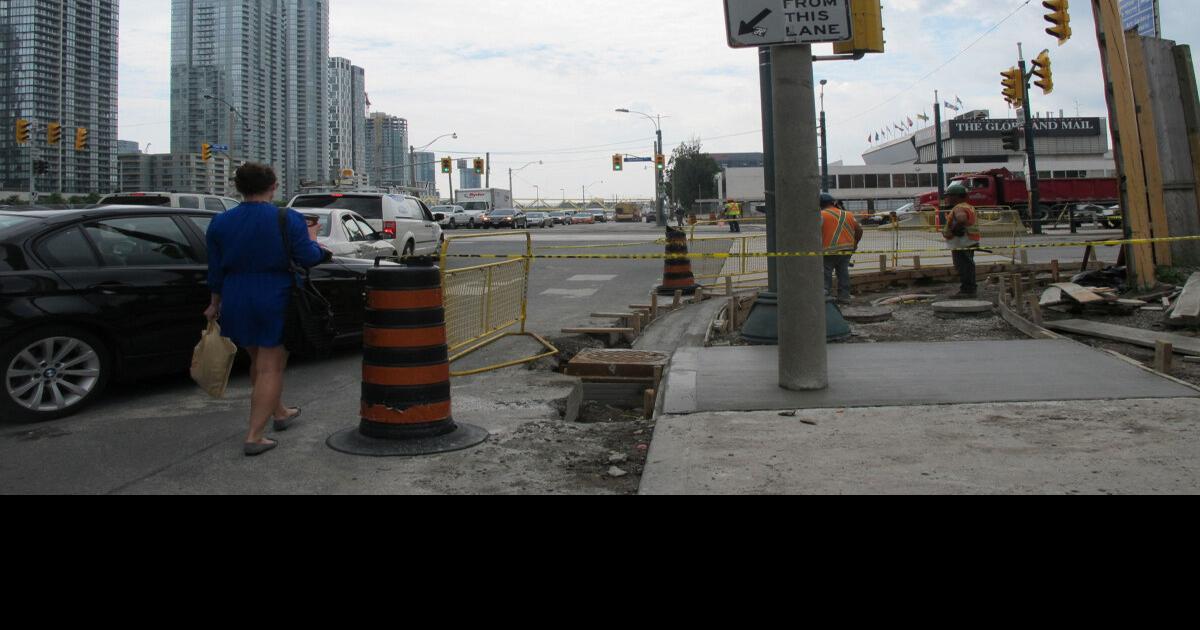 Pedestrians squeezed into traffic at Front and Spadina: The Fixer