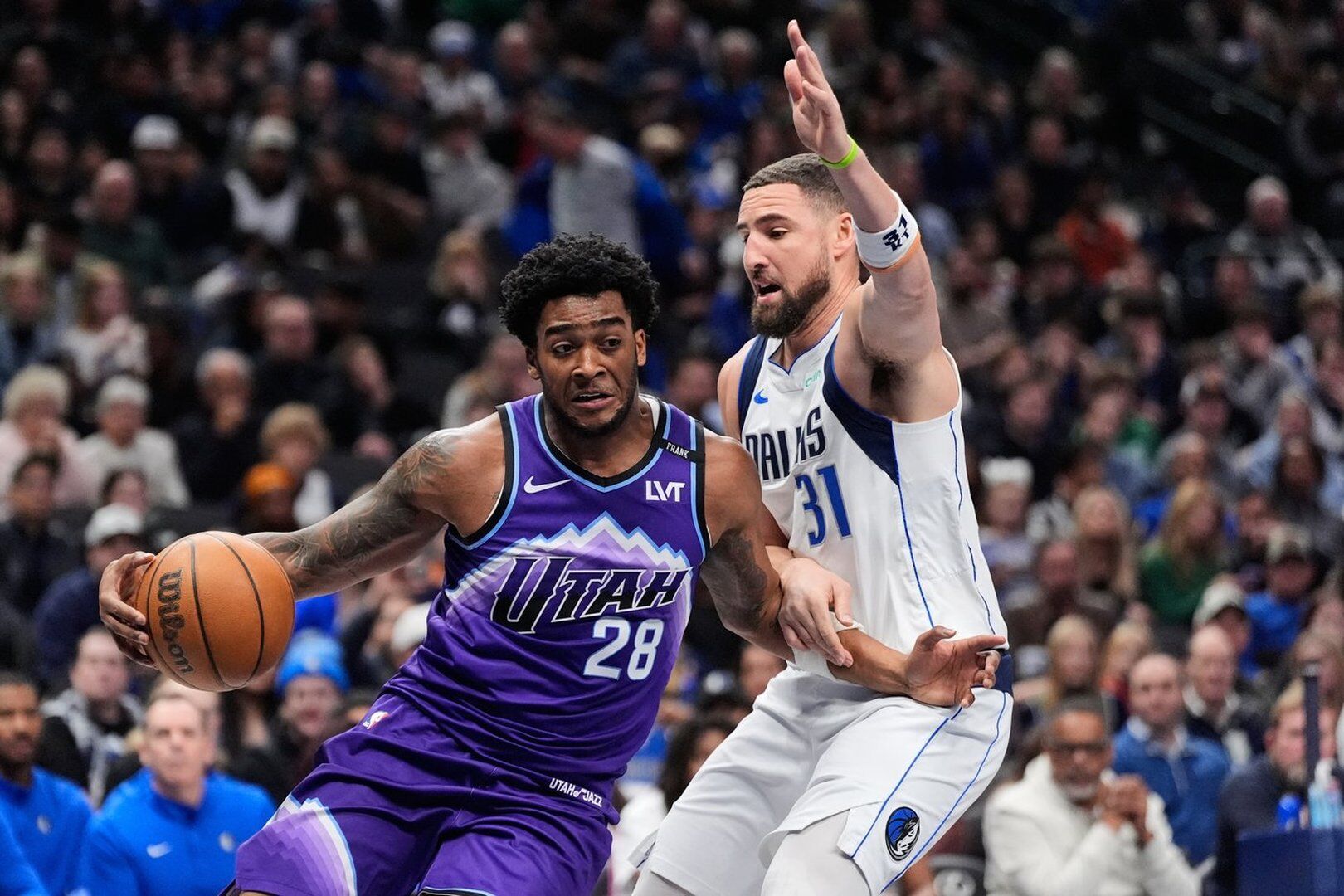 Thompson scores 23 points, including the 17,000th of his career, as ...