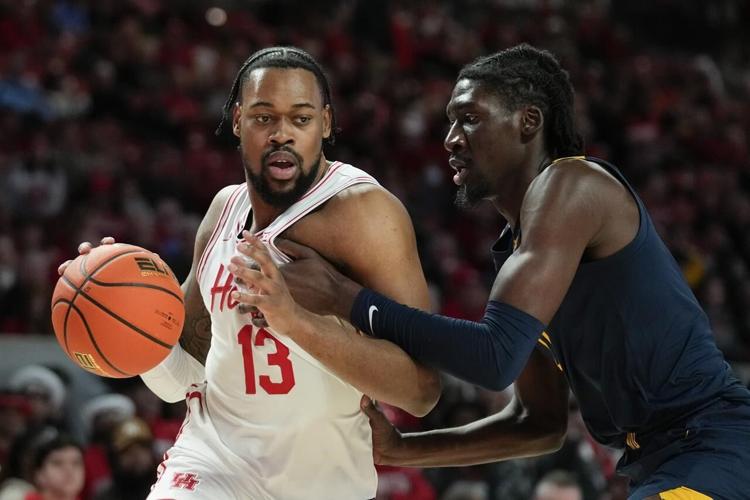 Roberts scores 22 points to lead No. 10 Houston to 70-54 win over West ...