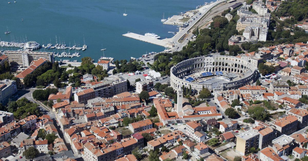 Croatia pits oil drilling against tourism