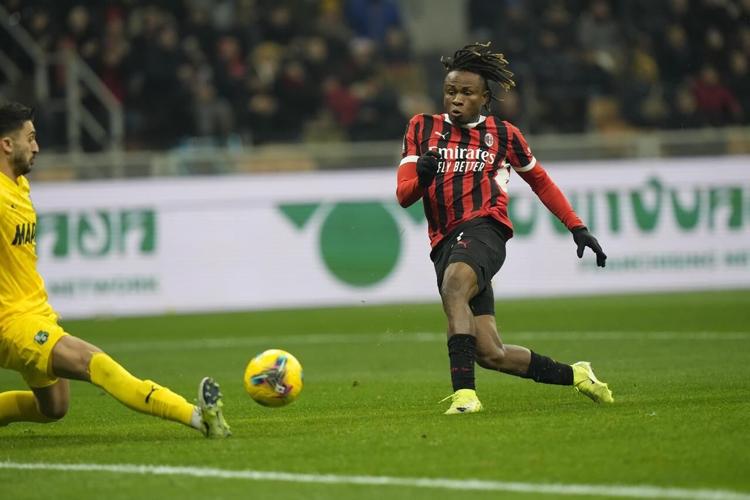 AC Milan and Bologna reach Italian Cup quarterfinals with convincing wins
