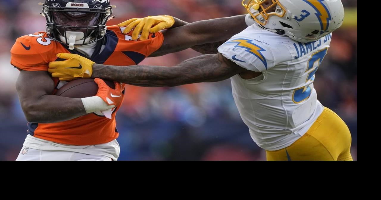 Raiders try to extend 7-game winning streak over the Broncos