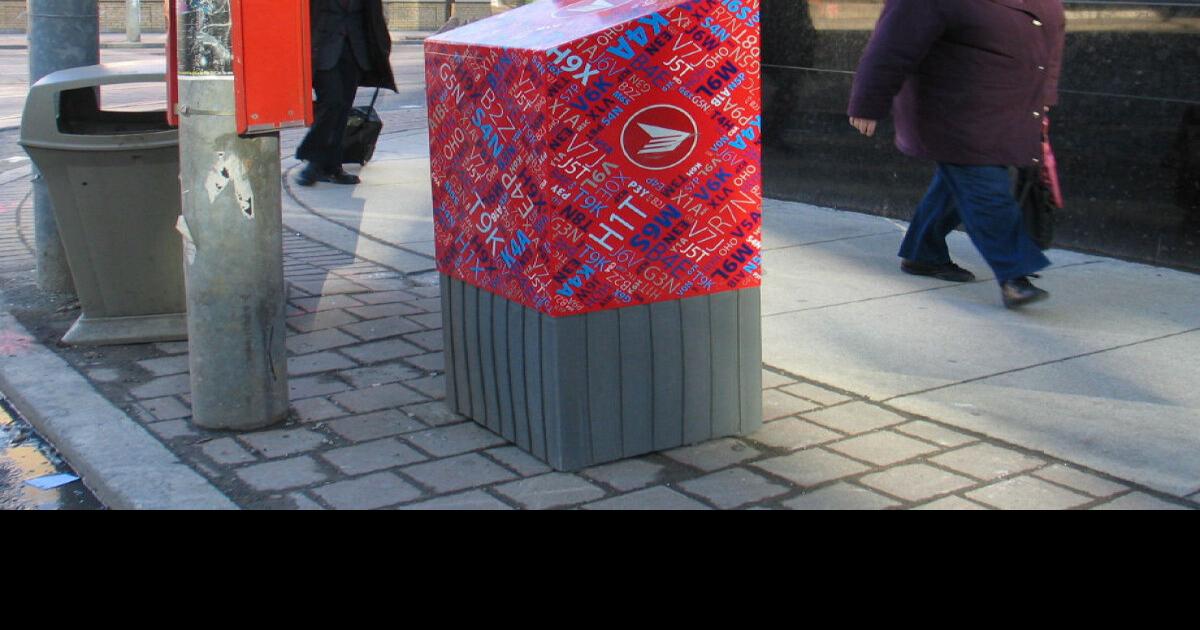 Canada Post eliminates more than 1,000 red street letter boxes