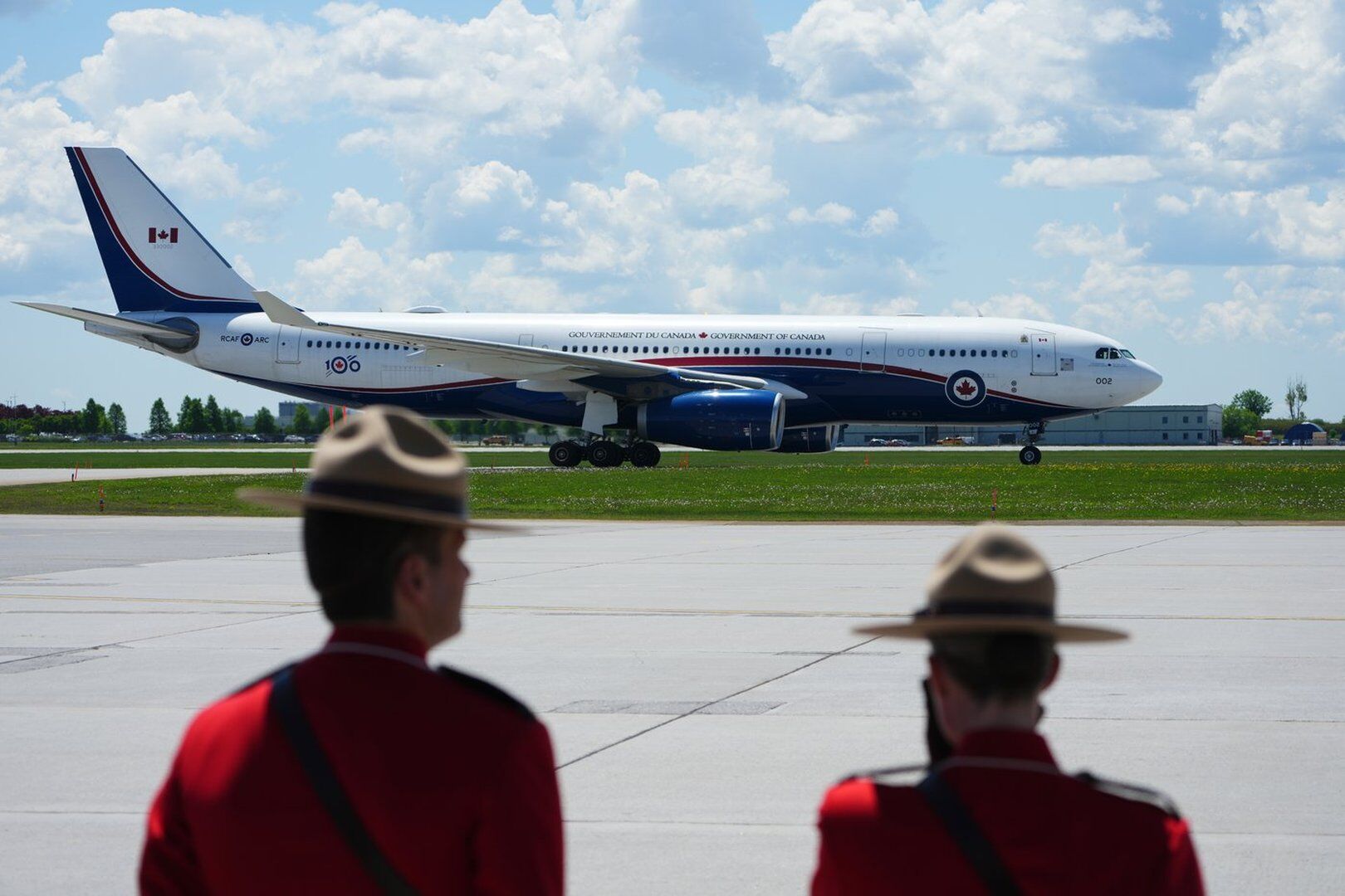 Photo Gallery: King Charles and Queen Camilla arrive for royal visit