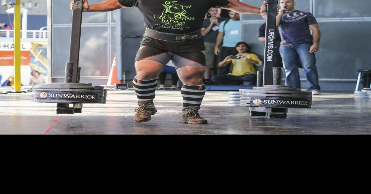 Vegan strongman shoulders 550 kg — a record, perhaps — at vegetarian ...