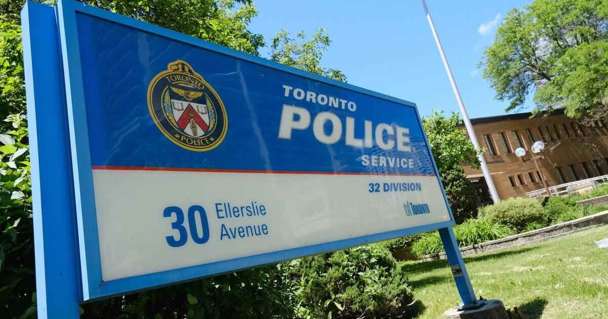Toronto Police officer charged with assaulting woman