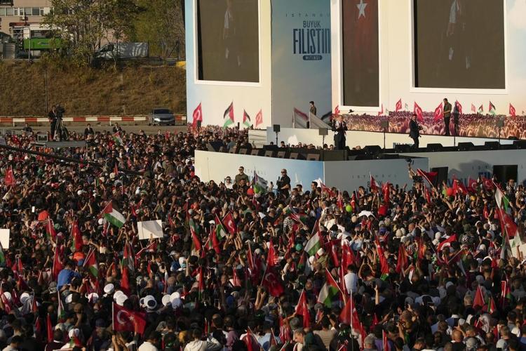 Turkey celebrates 100th anniversary of republic with fireworks and navy ...