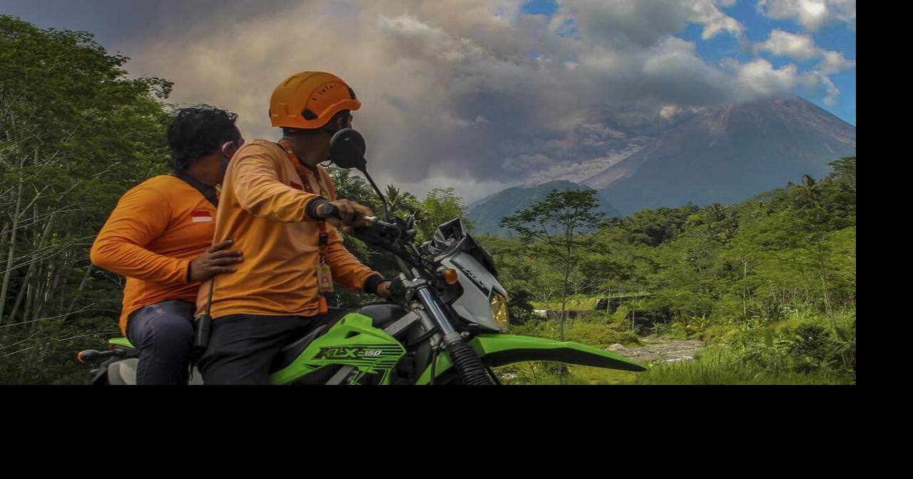 Indonesia’s Merapi volcano spews hot clouds in new eruption