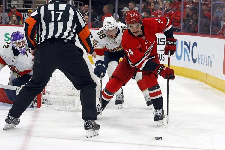 Greer, Lundell help Panthers beat back Hurricanes 6-3