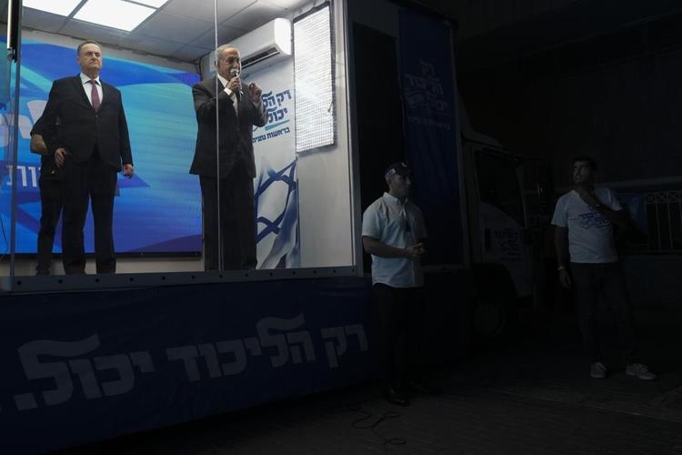 Israel’s Netanyahu campaigns aboard bulletproof ‘Bibibus’