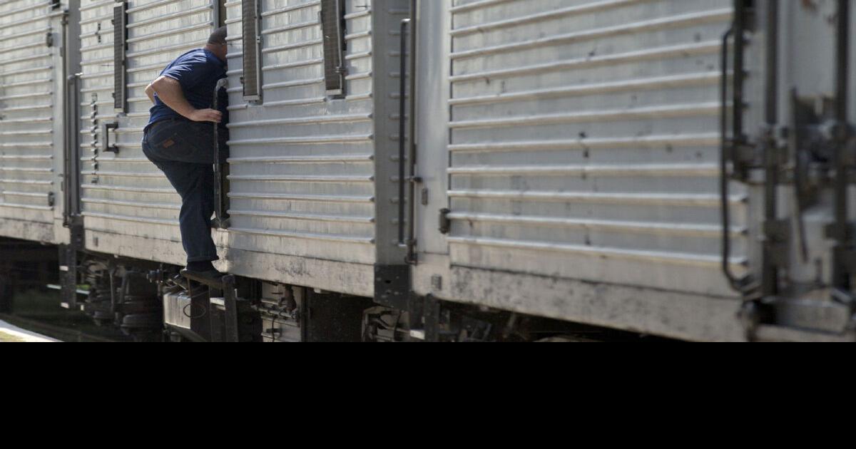 MH17 black boxes found and will be handed over, says rebel leader