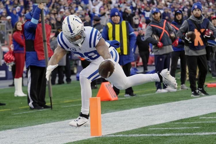 Richardson throws for TD and runs for 2 with 12 seconds left as Colts ...