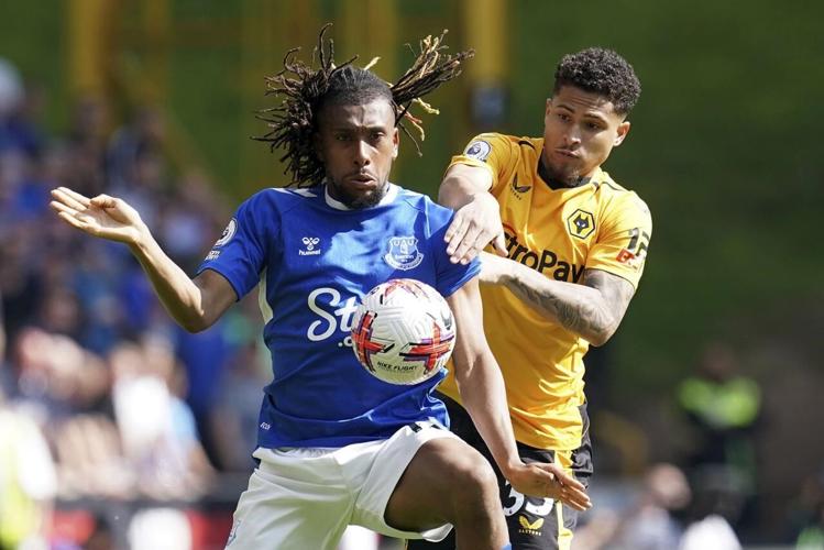 Everton grabs last-minute equalizer in fight for EPL survival