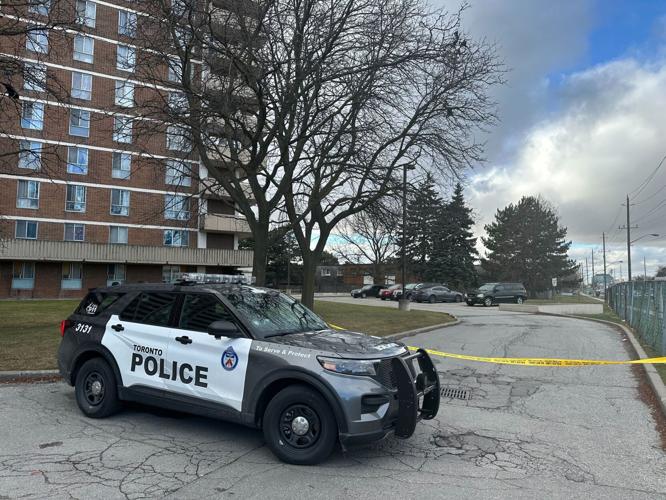 Toronto police officer collapsed, later died while on duty