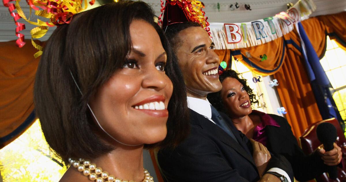 Obama celebrates 50th birthday with friends, family at White House