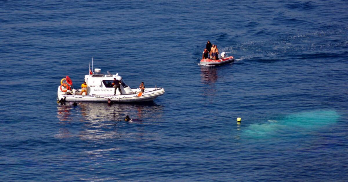 Dozens of children drown as refugee boat sinks off Turkey