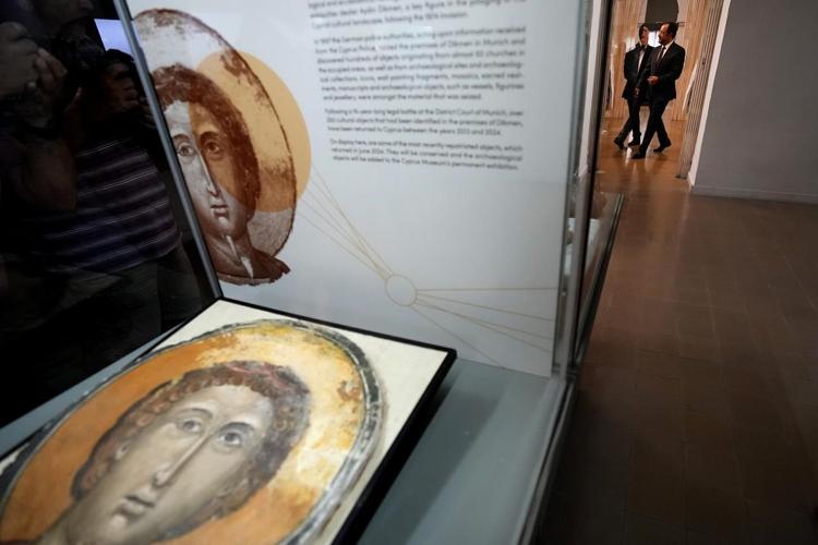 Cyprus displays jewelry, early Christian icons and Bronze Age ...