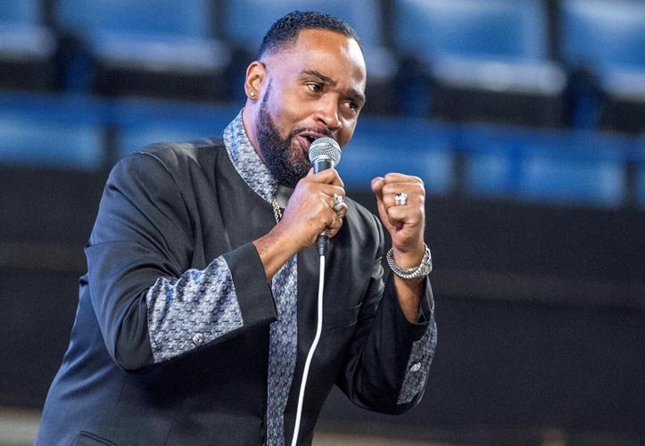 James Brown’s emcee gets funeral sendoff with shiny cape