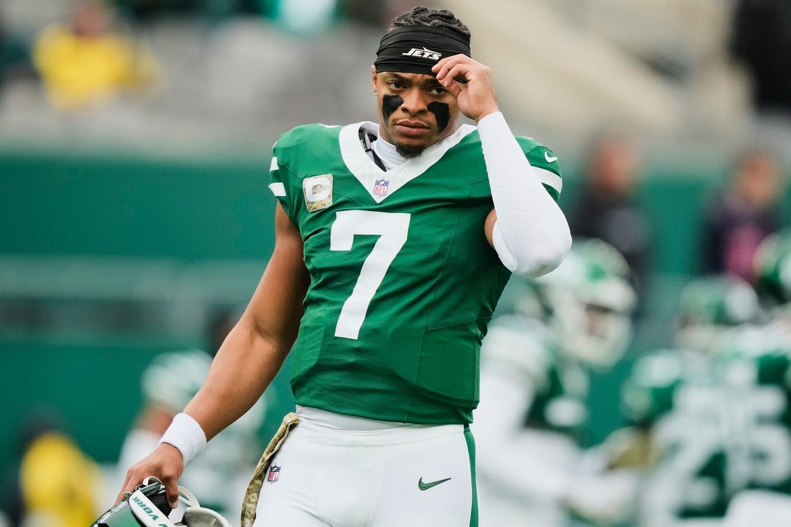 Jets have won 2 in a row, but the quarterback question remains a hot ...