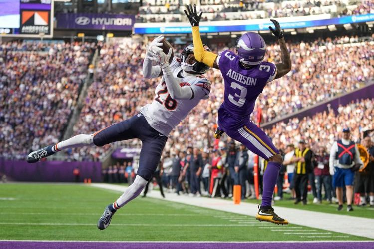 Bears beat Vikings 19-17 with game-ending FG set up by Duvernay's 56 ...