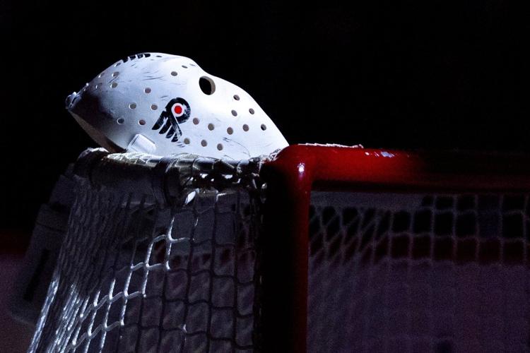 Flyers honor late former goalie great Bernie Parent