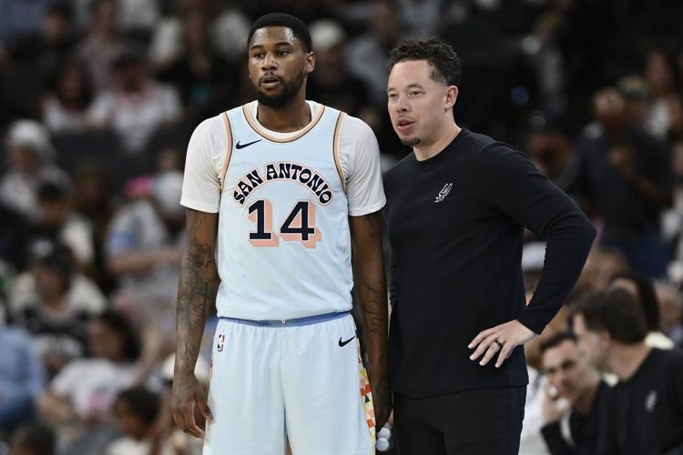 Spurs promote Mitch Johnson to head coach, taking over for Gregg Popovich