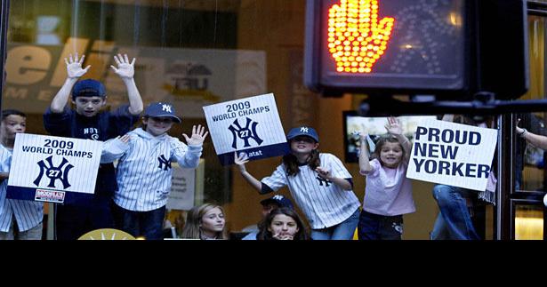 Yankees fans cheer at World Series parade