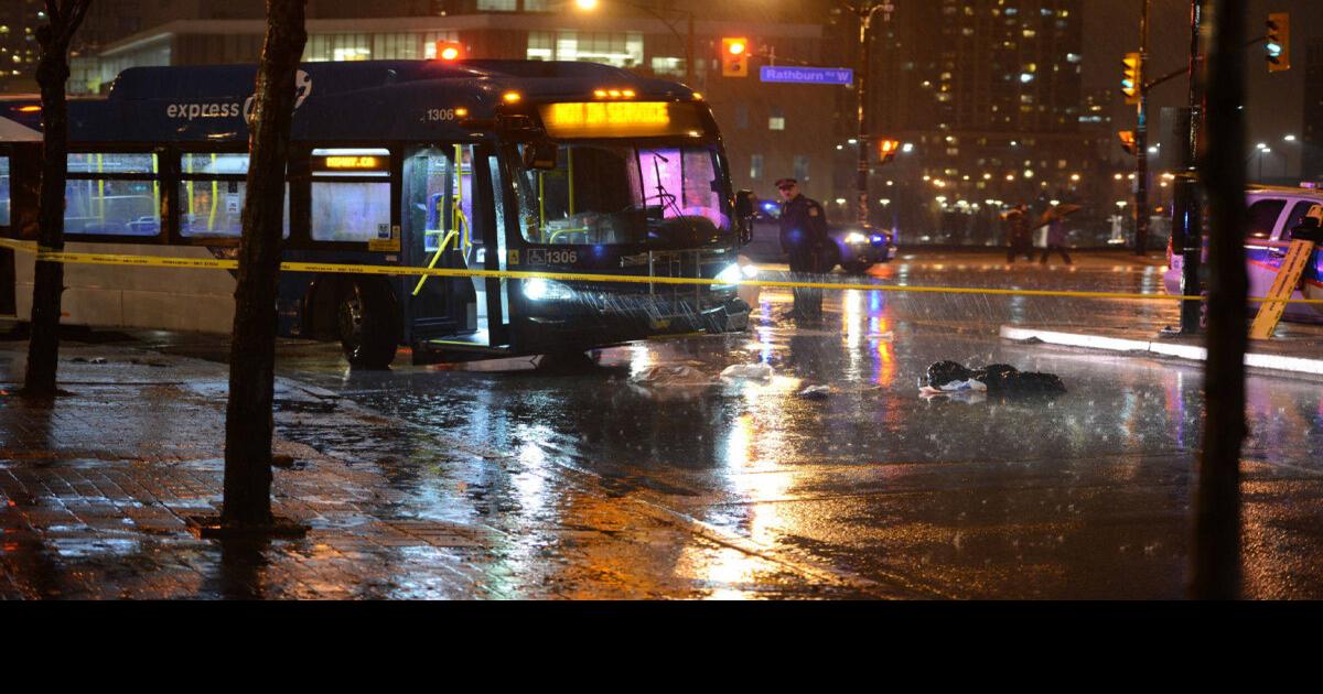 Pedestrian struck by bus in Mississauga, vital signs absent