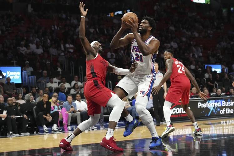 Heat shake off early deficit, roll past reeling 76ers 106-89