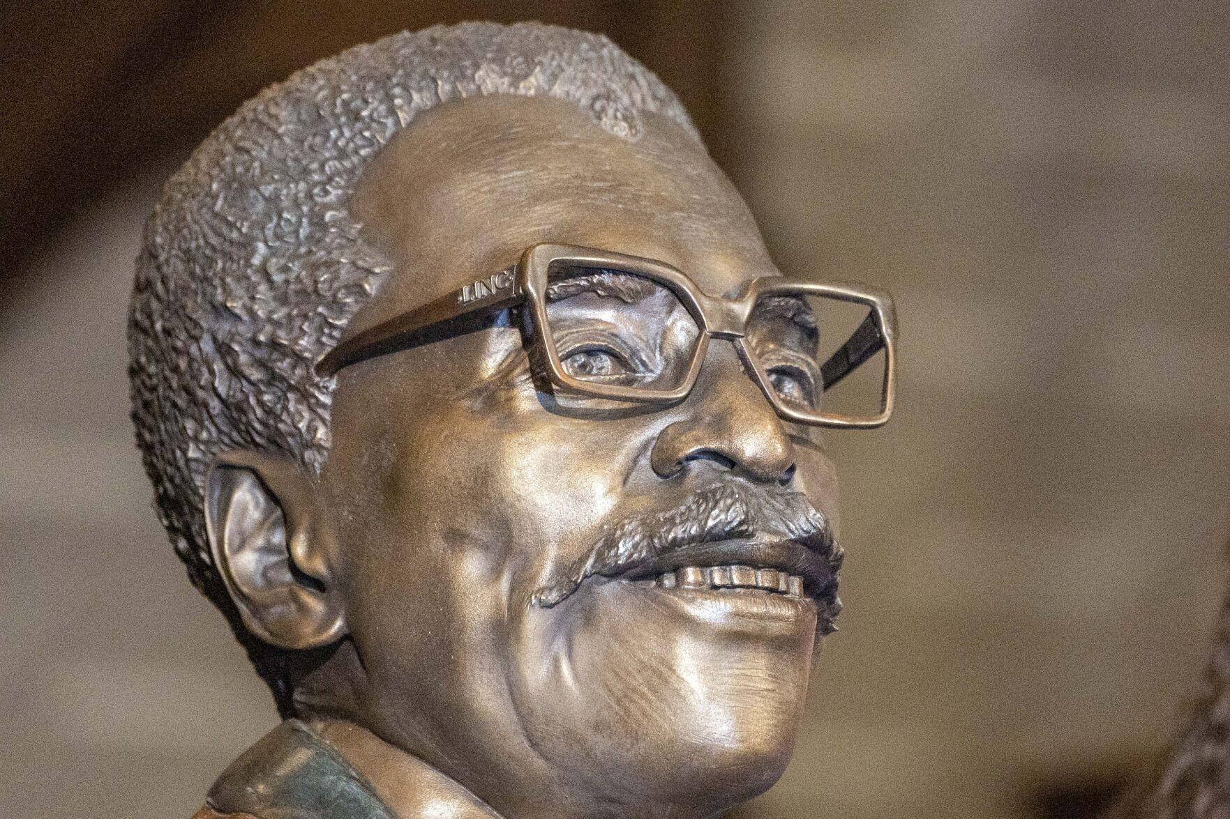 Bust of Lincoln Alexander unveiled at Queen’s Park