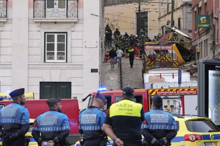 Lisbon funicular accident: Famed streetcar derails and crashes
