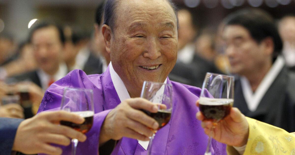 Sun Myung Moon, founder of Unification Church, dies in South Korea at 92