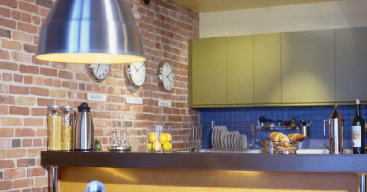 Debbie Travis looks at some lofty kitchens