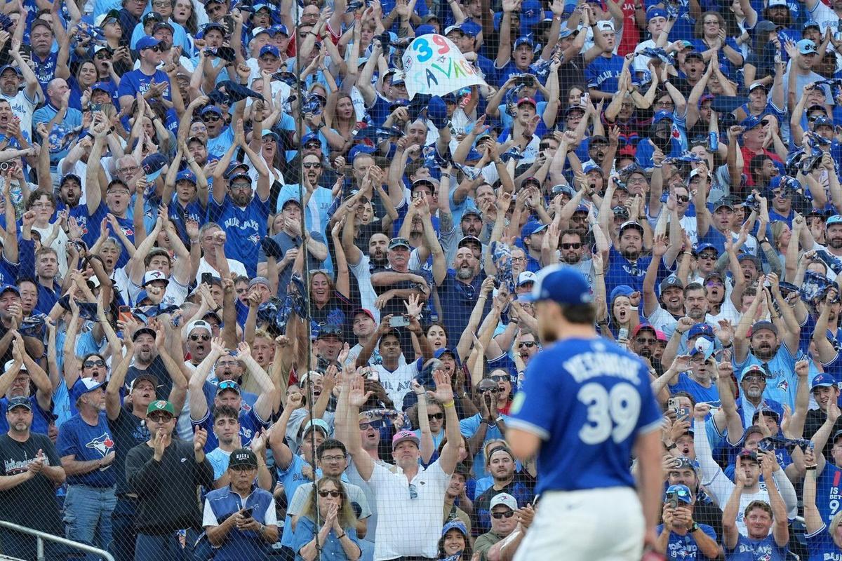 'Feverish fan base': Toronto Blue Jays fans set to cheer on the team in ...