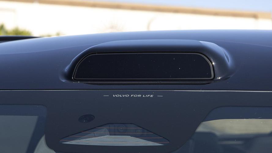 Volvo EX90 is very expensive and very amazing, due to Lidar