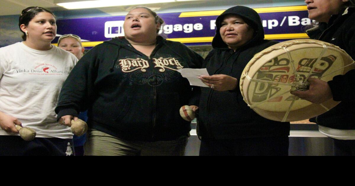 Northern Gateway Pipeline: First Nations protesters take to a train to ...