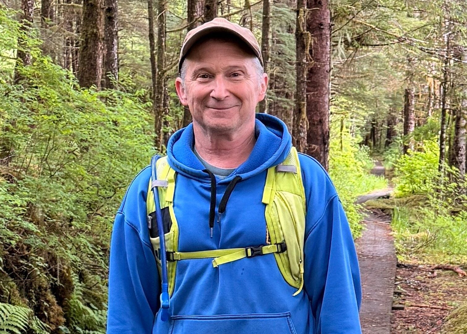 Alaska election official threatens to disqualify Republican who shares ...