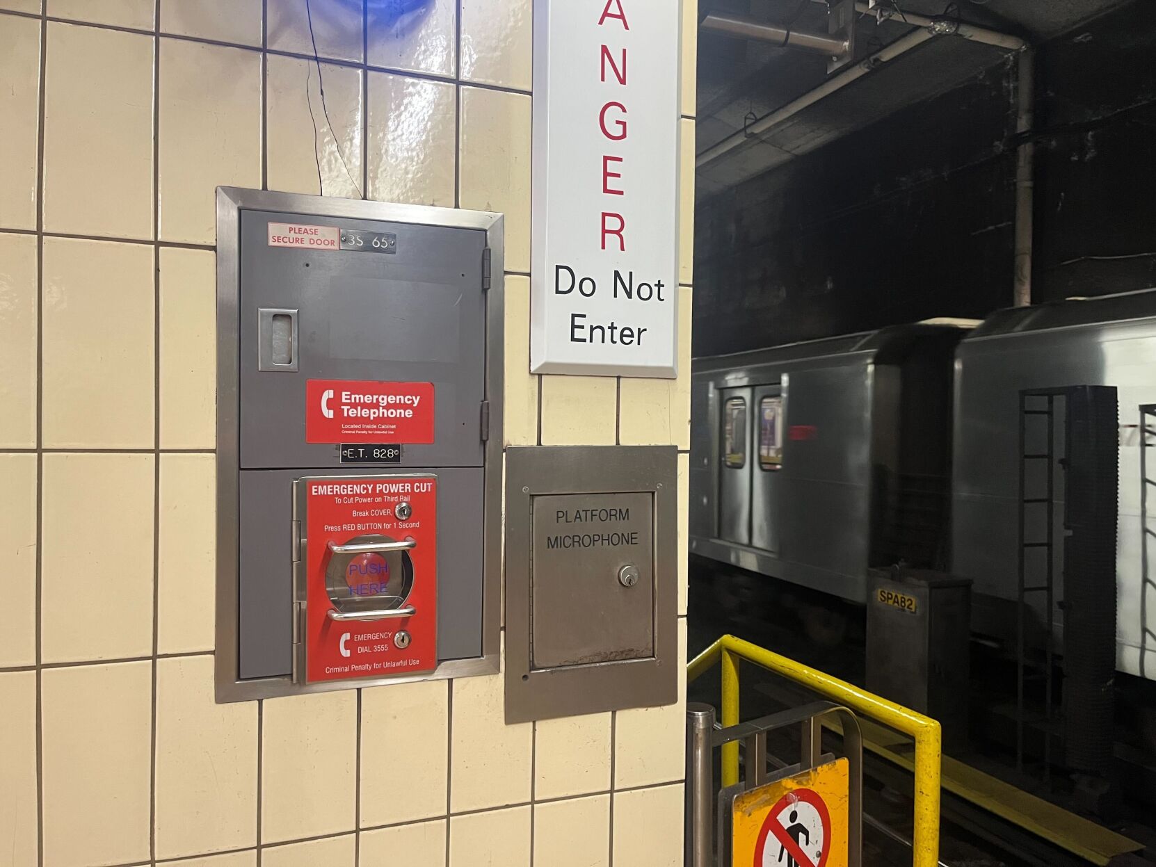 TTC rider shuts power after seeing a woman on the tracks
