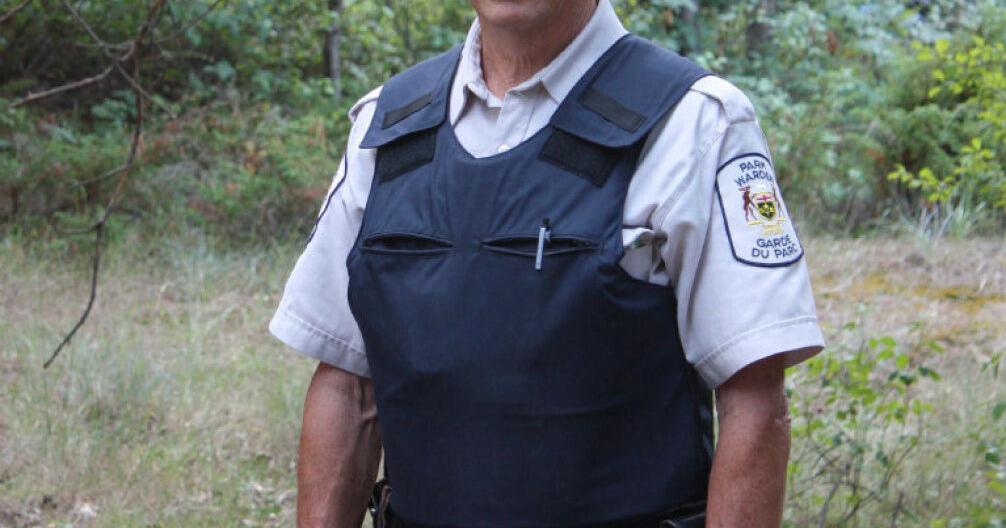 Ontario park wardens bulk up with bulletproof vests