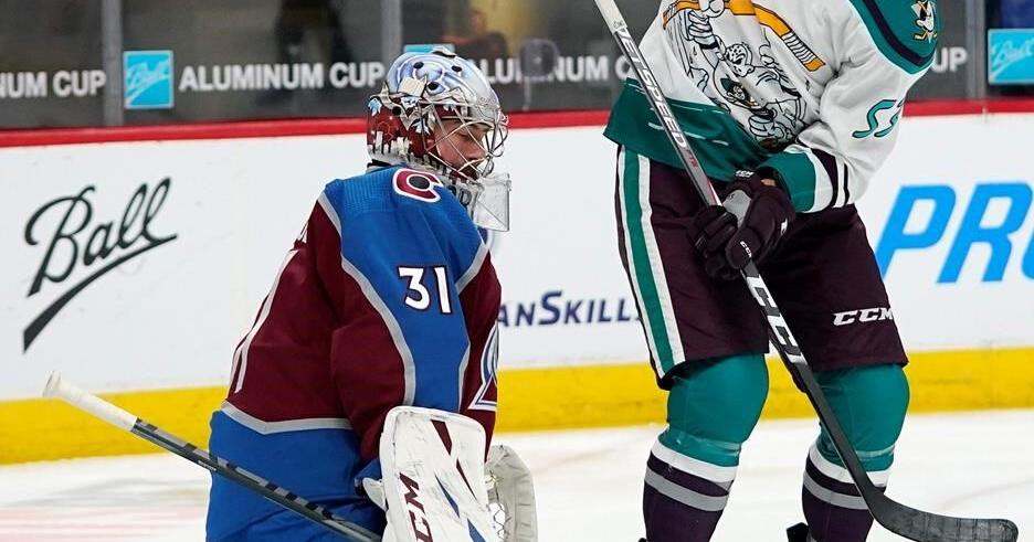 Avalanche score last 6 goals in 8-4 win over Ducks
