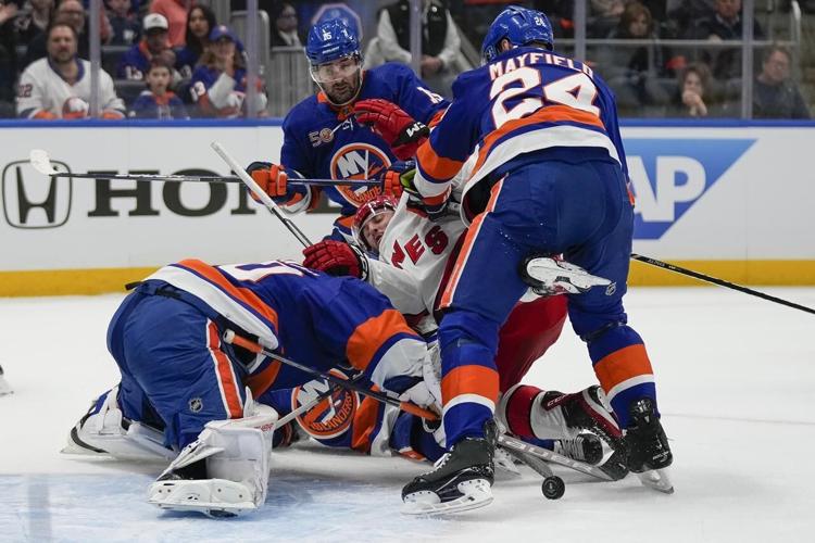 Isles score 4 fastest goals in playoff history, top Canes