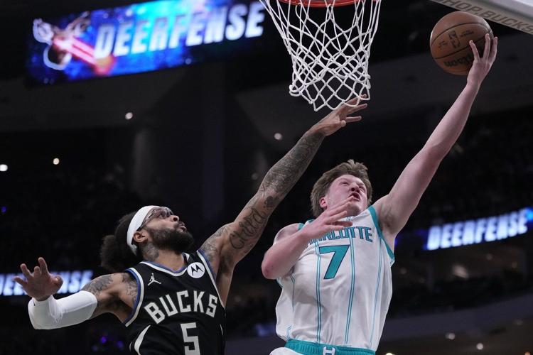 Antetokounmpo's dunk in closing seconds gives Bucks 122-121 win over ...